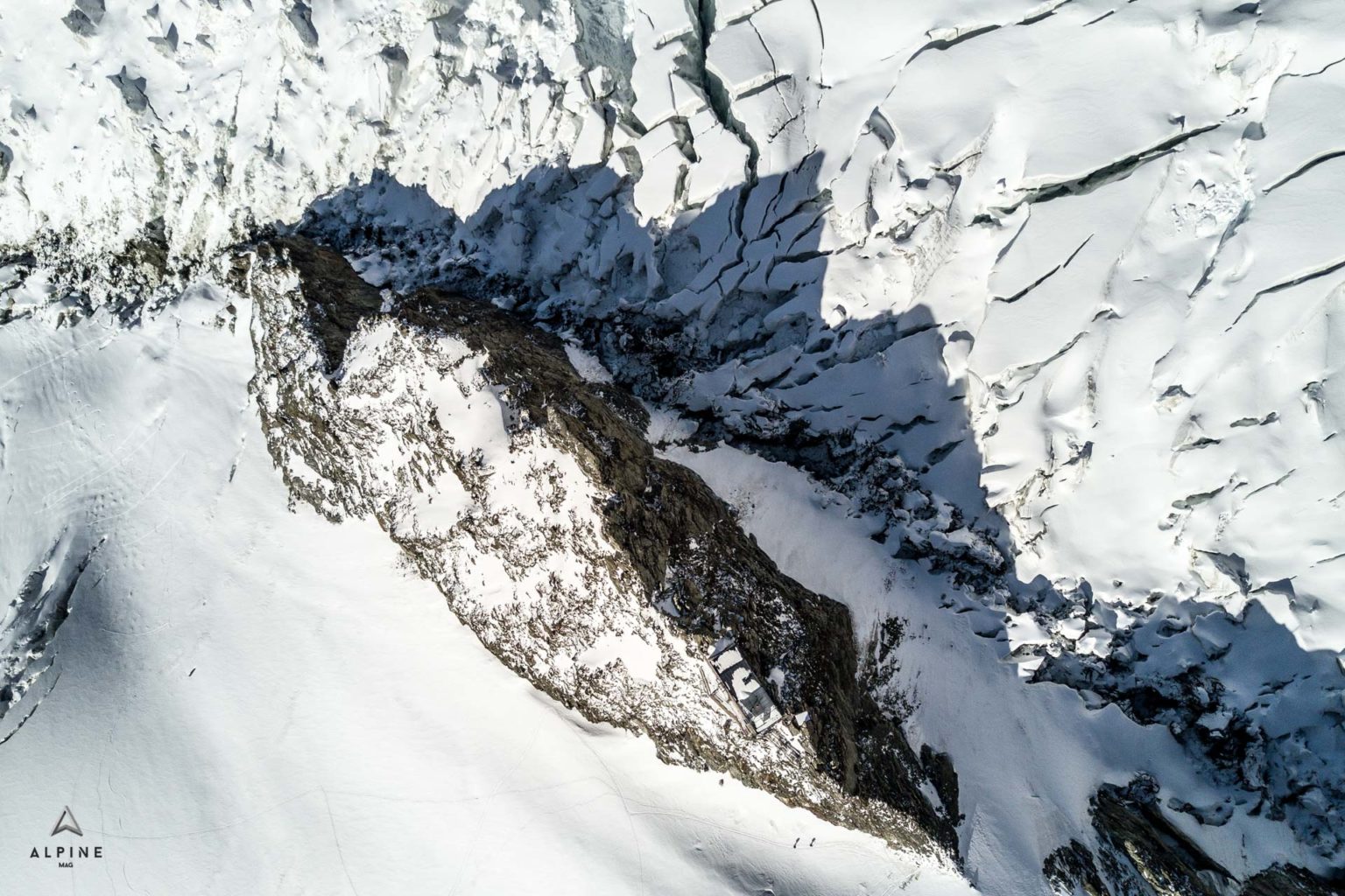 Grands Mulets : Mont Blanc by its historical way – Alpine Mag ...