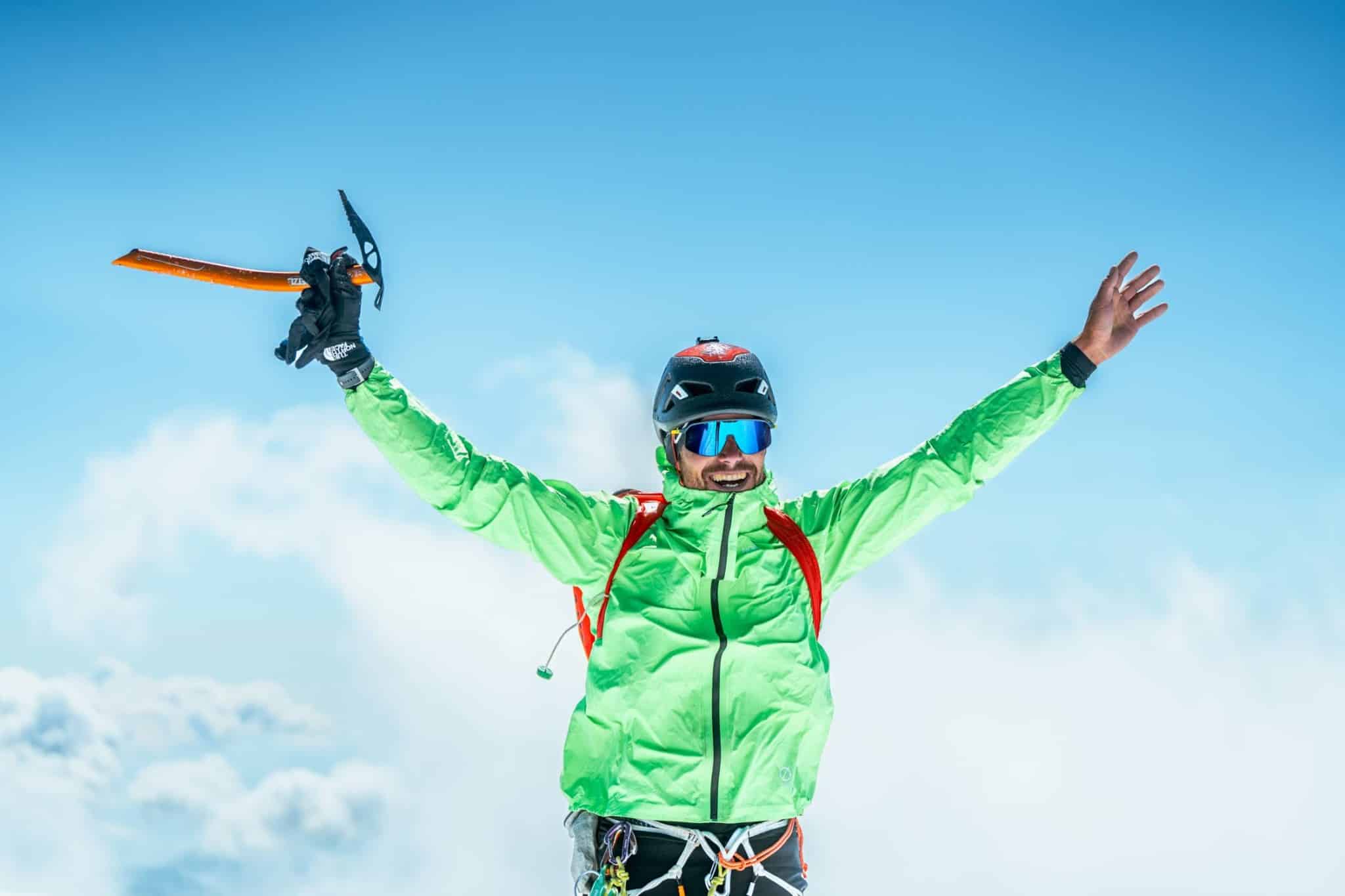Mont Blanc : Benjamin Védrines climbs the Integrale de Peuterey in 6h51 ...