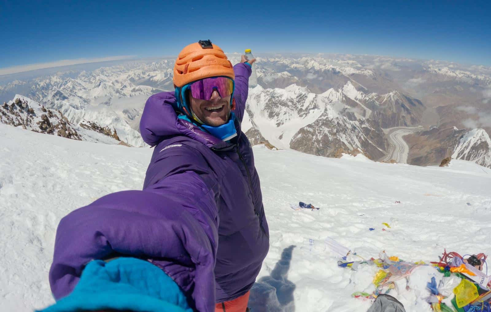 Benjamin Védrines breaks the K2 ascent record, reaching the summit in ...
